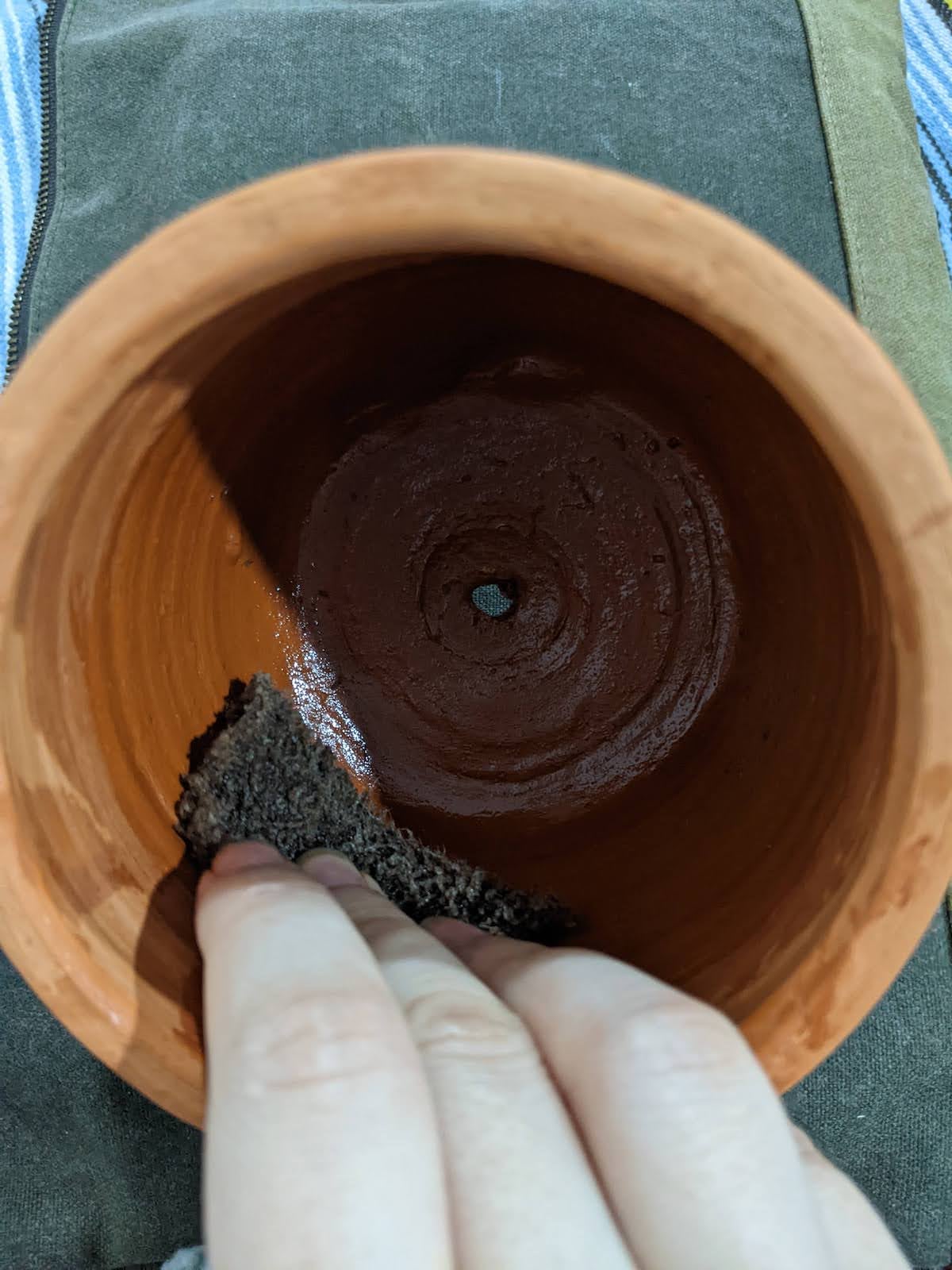 Tutorial: DIY Painting Clay Pots with Natural Paints - My Chemical-Free ...